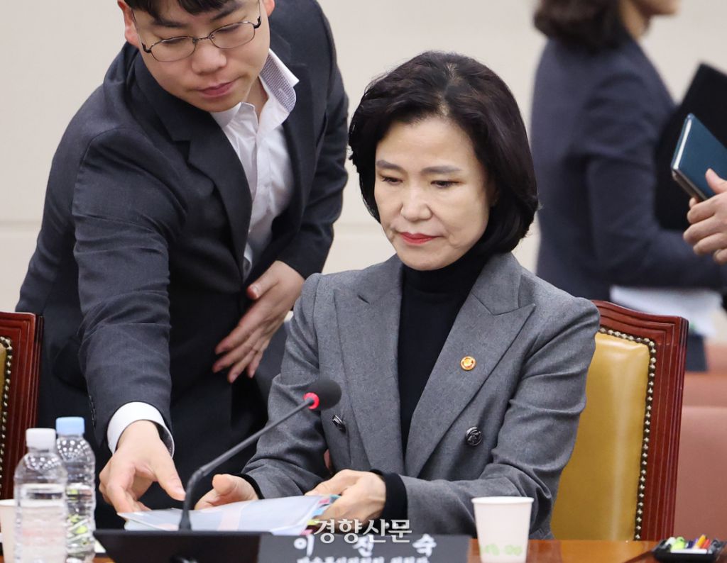 EBS 사장 임명 충돌···김유열 “법원이 복귀 결정”, 신동호 “적법한 임명” : ZUM 뉴스