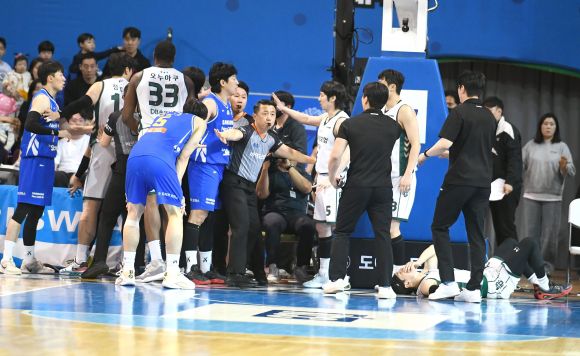 KBL, 무더기 테크니컬파울 등 관련 3일 재정위 개최…심판판정 불만 공개표출도 안건에 올려 : zum 뉴스