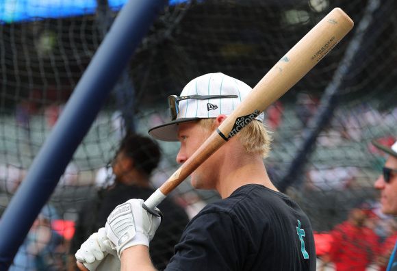 ‘어뢰배트’ 등장에도 정작 MLB 타율은 역대 최저치 근접…MLB 투고타저의 시대 계속 : zum 뉴스