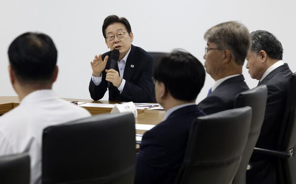 SPC 공장 찾은 이재명 대통령… "같은 죽음 반복, 이젠 바꿔야" : zum 뉴스