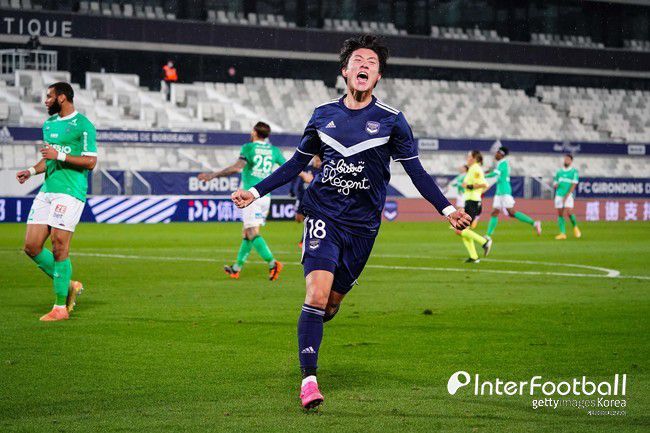 '윙어 기용' 황의조, 스트라이커로 뛰니 '펄펄'...최근 5경기 2G 1AS : zum 뉴스