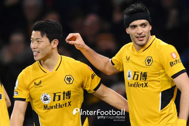 [EPL 리뷰] '황희찬 도움' 울버햄튼, 왓포드 4-0 대파→3연패 종료 : zum 뉴스