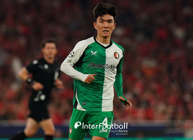 [스코어예측] 2월13일(목) 05:00 UCL 페예노르트 vs AC밀란 승부예측 : ZUM 뉴스