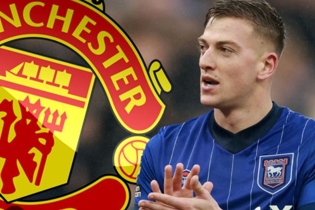 "호날두가 우상입니다" 맨유행 유력하던 공격수, UEL 우승 못하면 철회? 뉴캐슬 참전 : ZUM 뉴스