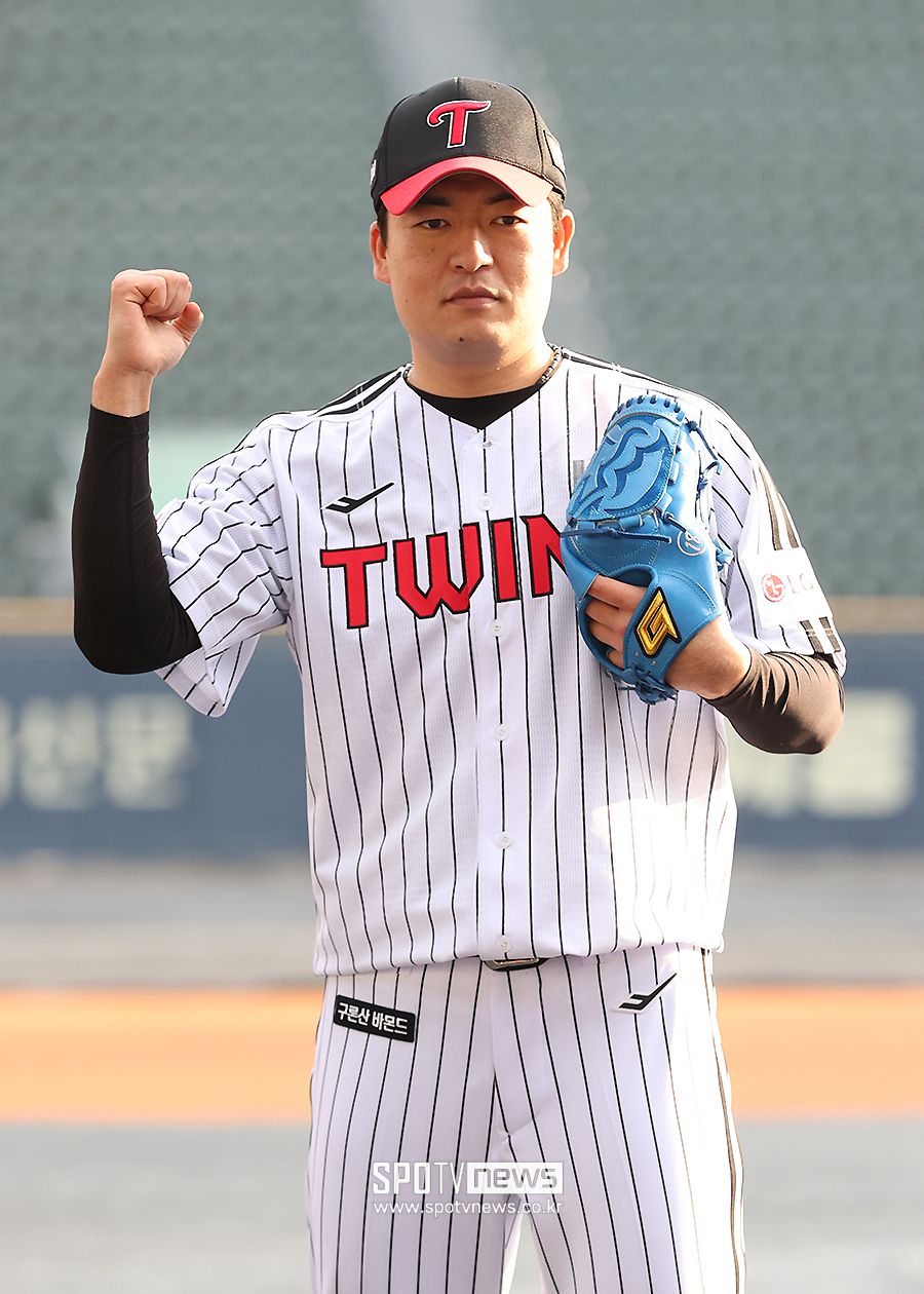 "KBO 1등인데 왜…" 국가대표→방출→LG행 사이드암 부활의 열쇠, 50억 에이스의 의문 : zum 뉴스