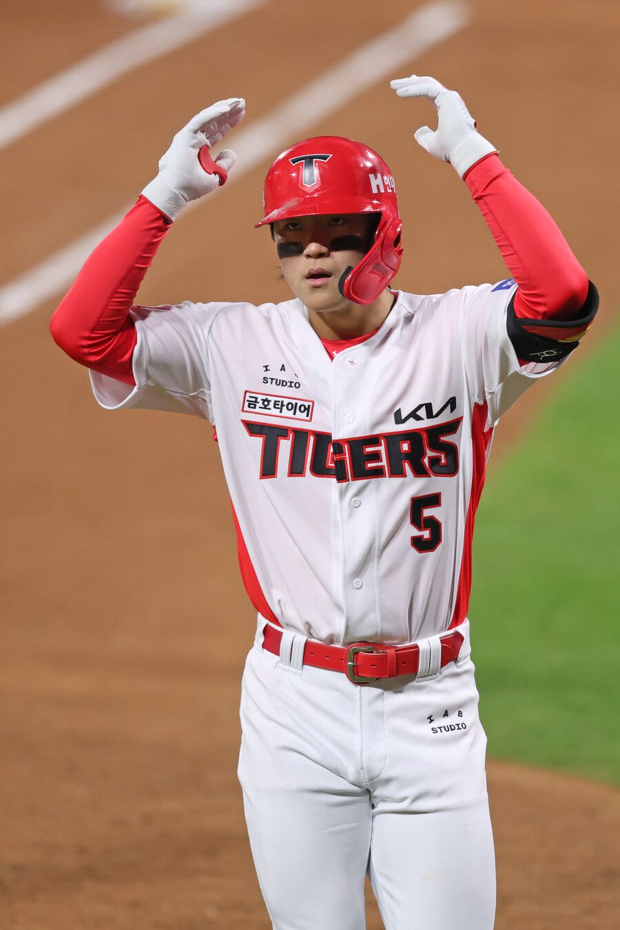 김도영 400% 인상, 김광현 30억 연봉 1위…KBO 평균연봉 1억 6071만원 역대 최고 기록 : zum 뉴스