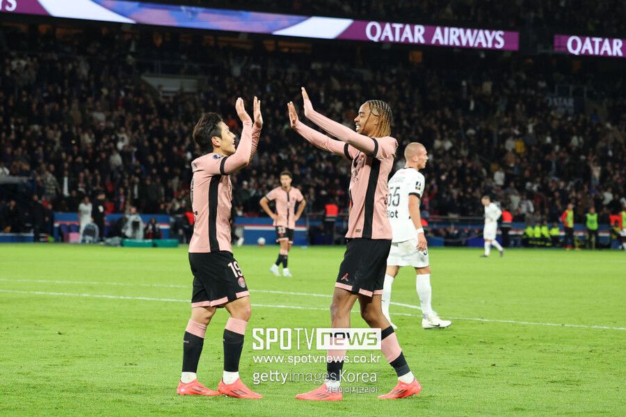 '흥민이형'과 대결하러 가는 이강인 'EPL 이적설 터졌다'…LEE 에이전트, EPL 빅클럽 급습 : zum 뉴스