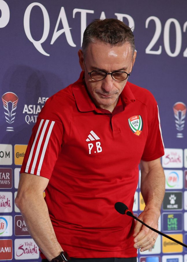 마지막으로 '북한 탈락' 시키고 잘린 벤투…UAE 경질 환호 "전술-선수 기용 꾸준히 비난 받아" : zum 뉴스