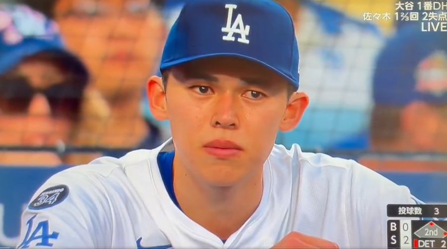 'MLB 어렵구나' 괴물 투수 눈물 뚝뚝…1.2이닝 강판, 최악의 다저스타디움 데뷔전 그 후→"성공만 알고 있는 선수이니깐" 로버츠는 감쌌다 : zum 뉴스