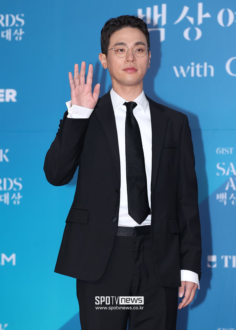 [포토S] '17kg 감량' 박정민, 완벽한 슈트핏 : ZUM 뉴스