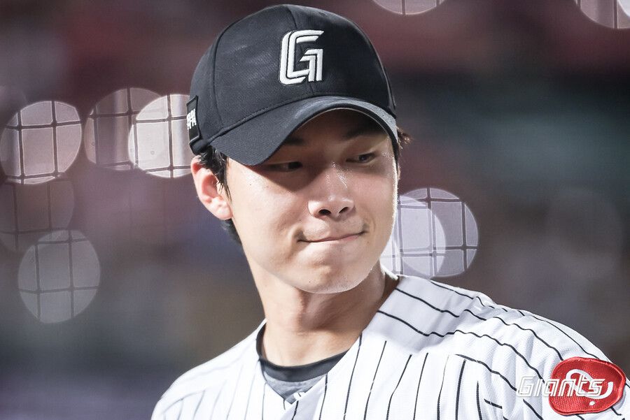 'ML 88홈런 거포도 꼼짝 못했다' 롯데에 156km 황금좌완 없었다면? 끔찍한 상상 그 자체인 이유 : zum 뉴스