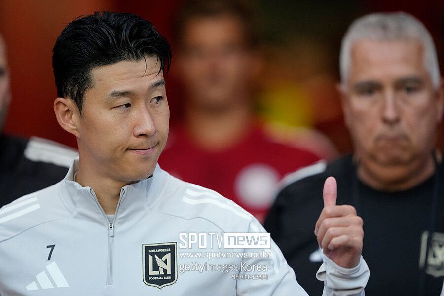 英 SON 데뷔전 봤다! EPL도 못 막던 '폭풍 스피드' 칭찬…"손흥민, MLS 속도로 무너뜨릴 수 있어" : zum 뉴스