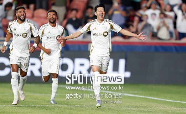 손흥민 초대박! 45분 만에 환상 어시스트+중거리 골 다 나왔다...LAFC, 손흥민 1골 1도움 힘입어 2-1 리드[전반 REVIEW] : zum 뉴스