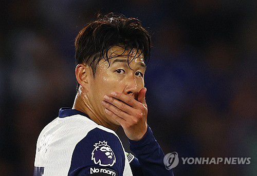 '손흥민 극찬' EPL 레전드도 등 돌렸다…"부진한 SON, 더 많은 책임 져야" : zum 뉴스