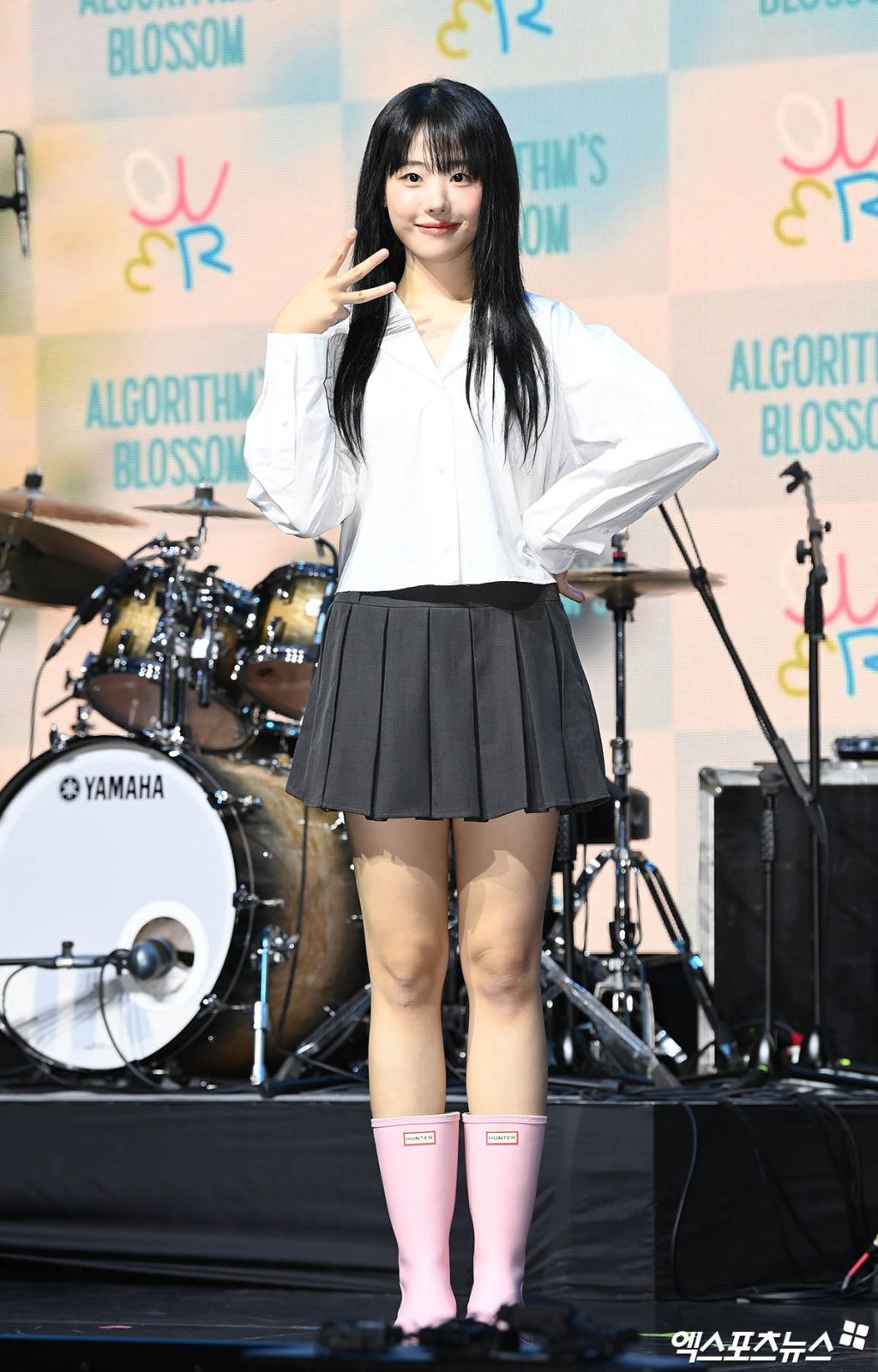 QWER 히나 '스쿨룩이 찰떡'[엑's HD포토] : zum 뉴스