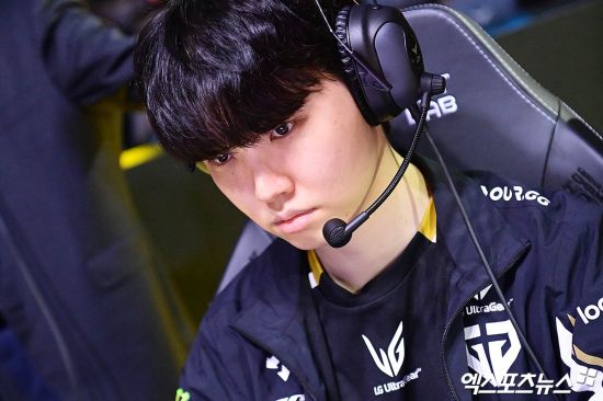 '기캐쵸룰듀 정상 출근!'… GEN, 개막전서 HLE 2대0 완파 (LCK) : ZUM 뉴스