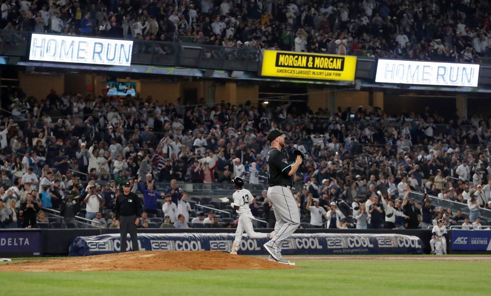 '이럴 수가' KBO 역수출 신화 쓴 켈리가 무너졌다...양키스전 3⅔이닝 9실점→시즌 첫 패전 : zum 뉴스