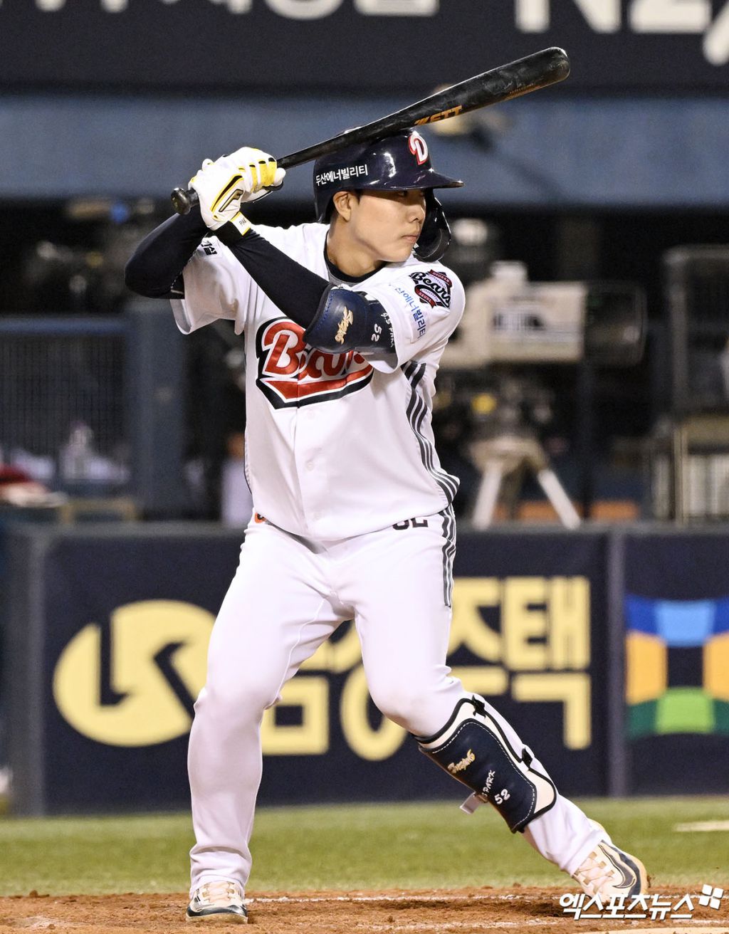 '1R 대형 신인 내야수' 데뷔 첫 선발! 국민타자 파격 라인업 꺼냈다 "긴장하지 말고 연습 때처럼만…" [잠실 현장] : zum 뉴스