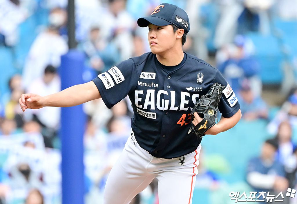 154km 강속구가 전부 아니다…정우주의 또 다른 힘, 2만2천 함성 속에서도 흔들림 없던 '강심장' : zum 뉴스