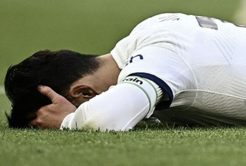 손흥민 언제 나와? 돌발변수 또 등장, 웨스트햄전에 이어 UEL 준결승도 '물음표'…"SON 인조잔디 출전, 위험성 평가해야" : zum 뉴스