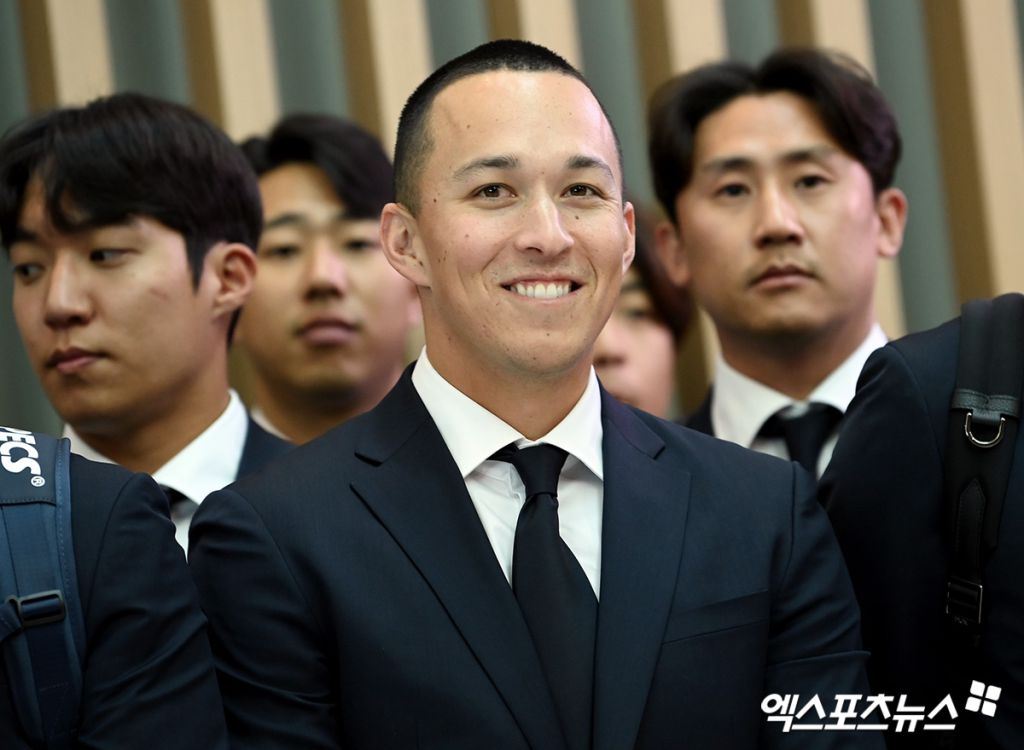 에드먼, 김혜성과 함께 태극마크?…WBC 공식 SNS "한국 대표한 최초의 미국 태생 선수" : zum 뉴스