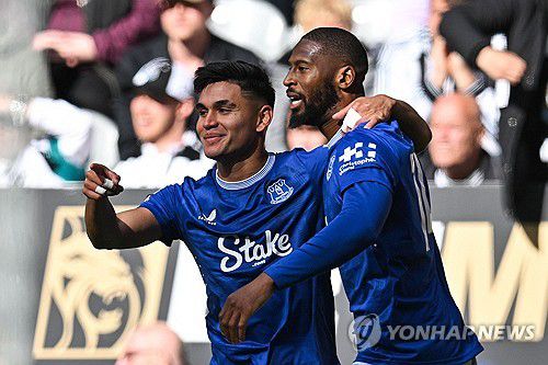 하늘이 김민재 돕는다! '새 팀 유력후보' 뉴캐슬, UCL 가까스로 진출…에버턴에 0-1 충격패→AV도 패하면서 티켓 확보 : zum 뉴스