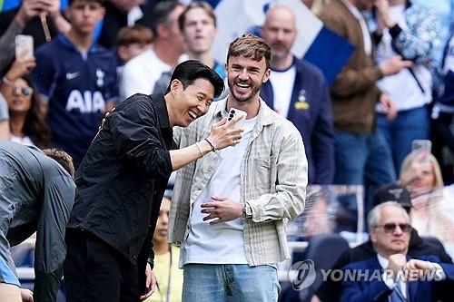 '손흥민 결장' 토트넘 수비 와르르르…브라이턴전 1-4 역전패→리그 17위로 마무리 [EPL 리뷰] : zum 뉴스