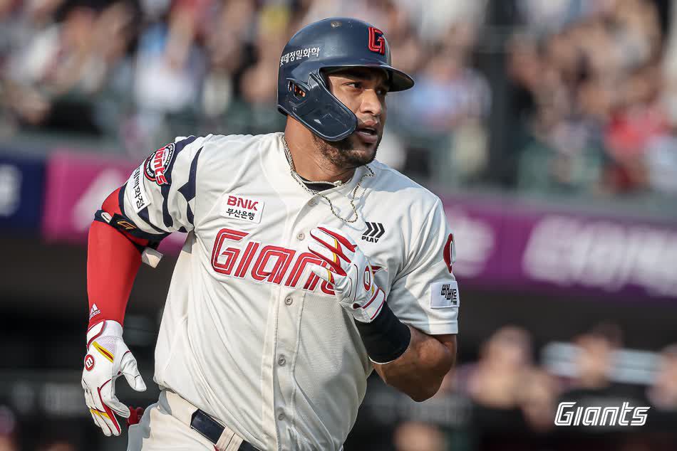 이대호-손아섭 다음은 레이예스?…KBO 역대 7번째 2년 연속 안타왕 도전 : zum 뉴스