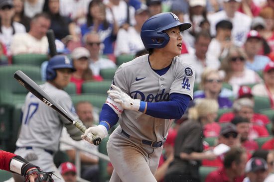 김혜성이 돌아왔다! 'ML 4할 타자' 존재감 폭발→KBO MVP 페디와 격돌→2안타 1도루…다저스 1-2 끝내기 패배 : zum 뉴스