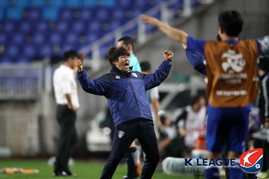 '아챔 4강' 서정원 무시해?…"청두, ACLE서 한국-일본 어떻게 이겨?" 中 해설가, 시작 전부터 SEO 능력 깎아치기 : zum 뉴스