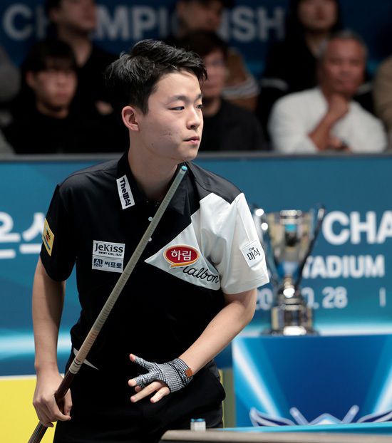 산체스 꺾은 '신성' 김영원, 2연속 우승 도전…PBA 7차 투어 '와일드카드' 조병욱과 128강 맞대결 : zum 뉴스