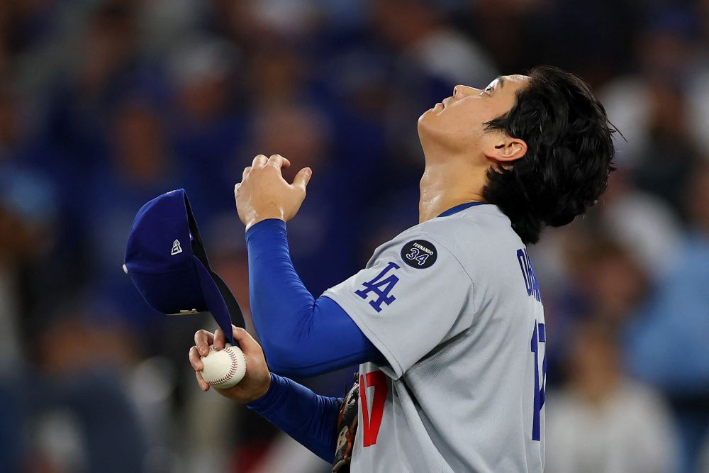 '최고 162km 쾅' 오타니, 3일 만에 등판→투혼 발휘했는데, 홈런 '한 방'에 좌절...2⅓이닝 3실점 강판 : zum 뉴스