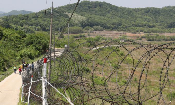영화 속 'DMZ 평화의 길' 열린다…오늘부터 사전 신청 받아요 : ZUM 뉴스