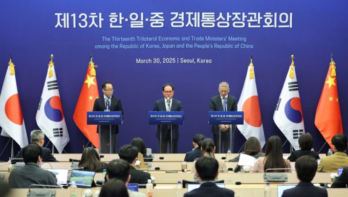 한중일 공동성명 "포괄적 다자무역체제 지지…3국 FTA 협상 속도" : zum 뉴스