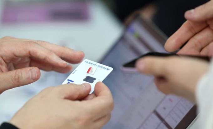 SKT '유심 보호' 가입 2411만명…104만명 유심 교체 : ZUM 뉴스