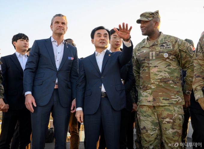 JSA서 만난 한미국방…"DMZ 공동작전 감명, 北이렇게 가까운줄 몰라" : zum 뉴스