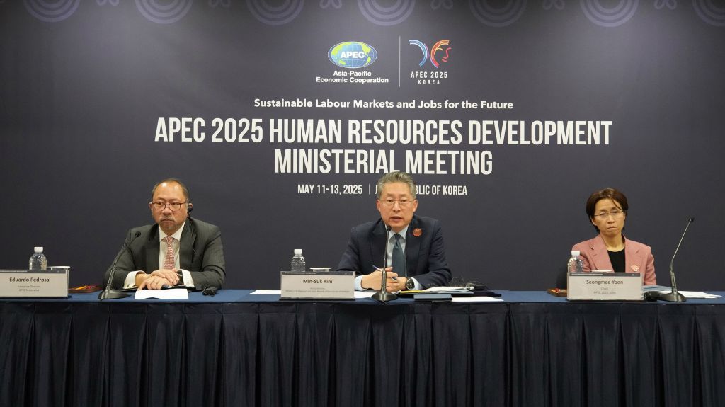 APEC 회의서 고용노동 장관들 “유연 근로 촉진, 미래 일자리 대응” 공동성명 : zum 뉴스