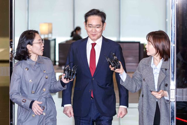 ‘BYD 열풍 탑승’ 삼성전기, MLCC 공급 계약 체결 소식에 3% 강세 [줍줍리포트] : zum 뉴스