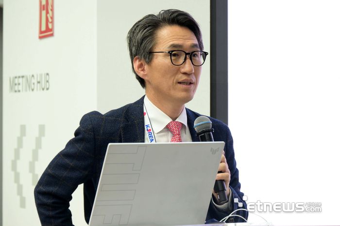 [MWC25 바르셀로나 포럼] 최성호 IITP PM “스마트폰이 AI 에이전트 중심 플랫폼될 것” : zum 뉴스