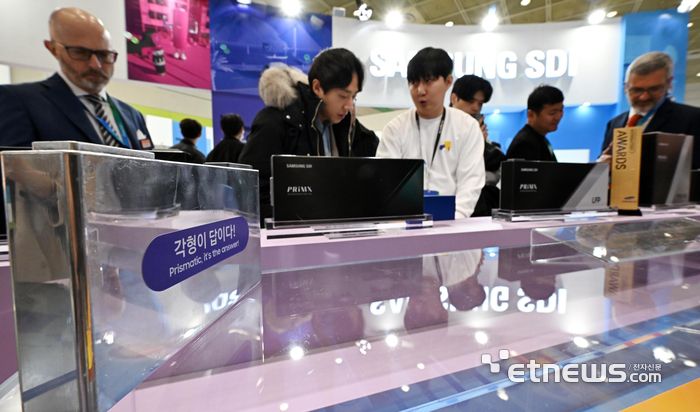 SK온 이어 삼성SDI도 설비 투자 본격화…장비업계 모처럼 '훈풍' : zum 뉴스