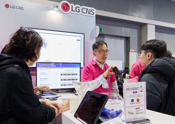 LG CNS 'MS AI 투어 인 인 서울'에서 생성형 AI 사례 공개 : zum 뉴스