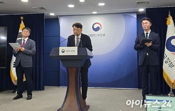 다시 제기된 'SKT IMEI 유출' 가능성⋯정부 "복제폰 걱정 말라" [일문일답] : zum 뉴스