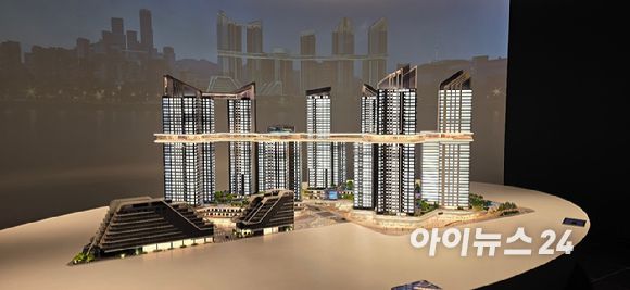 "용산정비창 잡아라"…HDC현산 vs 포스코 '격돌' [현장] : zum 뉴스