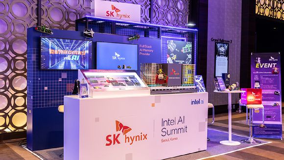 SK하이닉스, '인텔 AI 서밋'서 차세대 HBM4·소캠 공개 : zum 뉴스