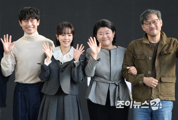 [27th BIFF] 신하균x한지민, 20년 만 재회 "'욘더'=지독한 멜로"(종합) : zum 뉴스