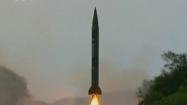 북, B-1B 전개 나흘 만에 동해상 탄도탄 도발 재개 : zum 뉴스