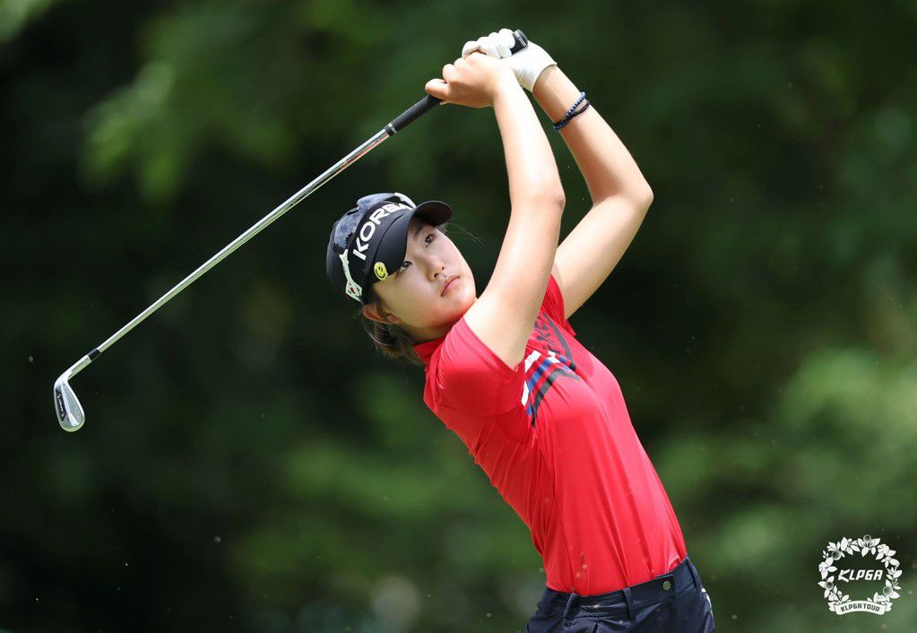[KLPGA] 15세 국가대표 오수민, 프로 무대 첫 승 찬스...개막전 3R 단독 선두 : zum 뉴스