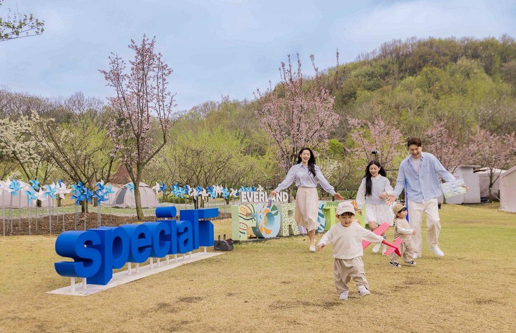 SKT, 10년 이상 고객 대상 '숲캉스' 시행...작년 130:1 응모 경쟁률 : zum 뉴스