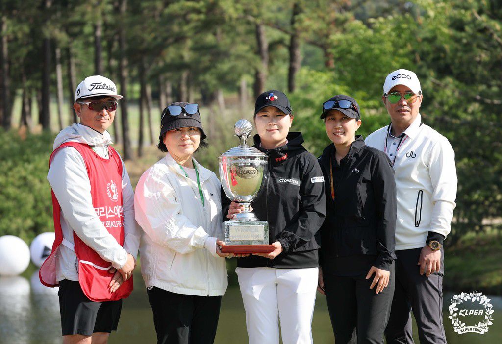 [KLPGA 챔피언십] '메이저 퀸' 홍정민 "엄마 '괜찮아, 거의 다 왔어' 말에 큰 위로" : zum 뉴스