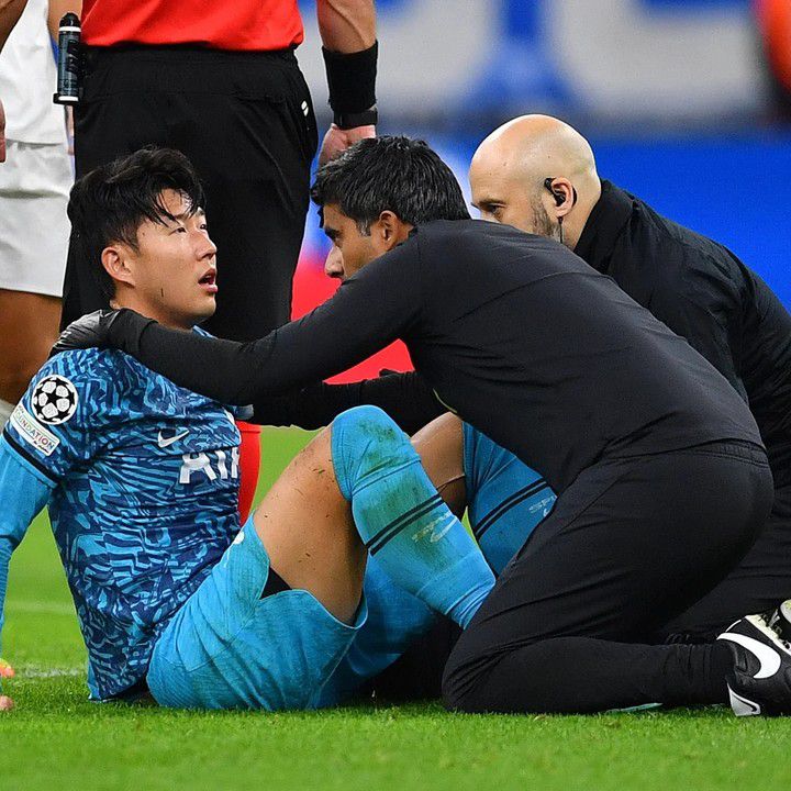 토트넘 비상! SON 발 부상 난조...英 전문가 "의미없는 EPL 경기에는 손흥민 쓰지마!" : zum 뉴스